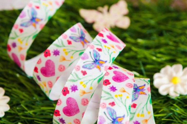How to Curl Fabric Ribbon with Scissors: Expert Tips